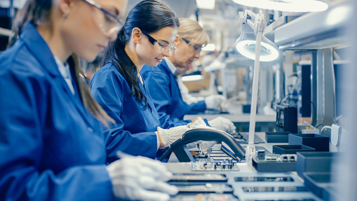 Produzione industriale, cresce di oltre l'1,5% rispetto ai livelli pre ...