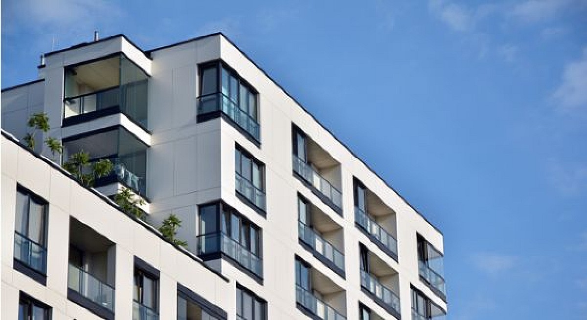 Facciate continue, aggiornate le norme EN 12152 e EN 12153 | Build News