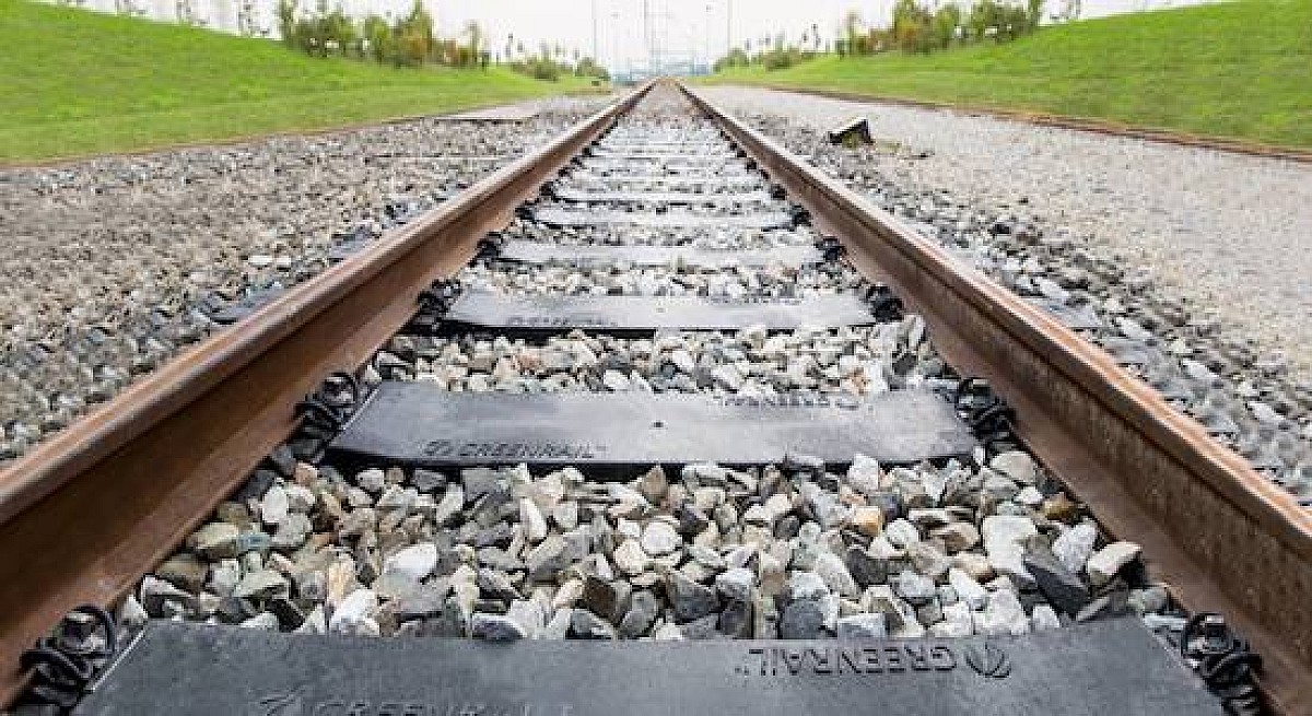 Le traverse ferroviarie sostenibili che producono energia elettrica ...