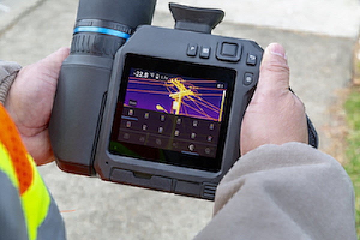 Termocamera per semplificare le ispezioni all'esterno in condizioni di ...